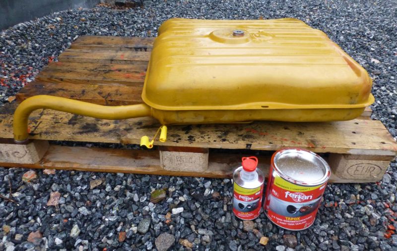 Fuel tank and fuel filter